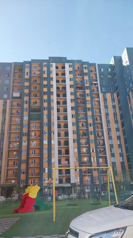 Срочно сдается Янги Хаёт районе массив 16А  2 комнотная квартира 250$