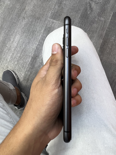Iphone 11 64gb состояние идеаальное REGION LLA