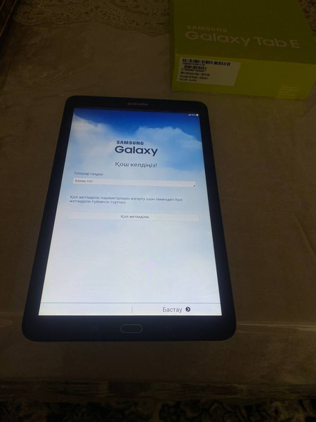 Galaxy Tab E планшет
