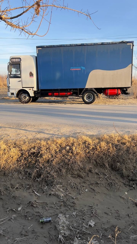Isuzu avtofurgon sotiladi