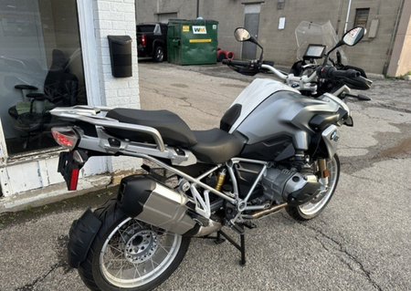 Продаётся мотоцикл BMW r1200gs 2015