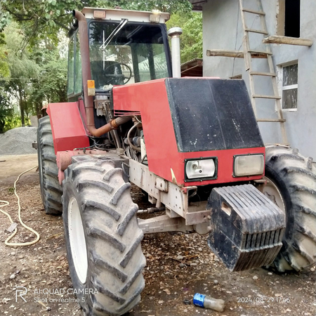 Traktor bezon sotiladi zor tehnika
