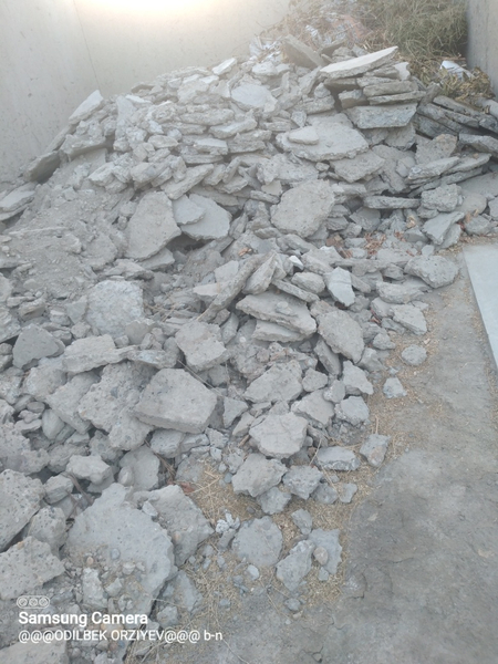 Beton bo'laklari sotiladi