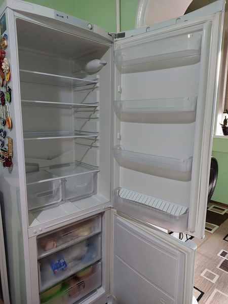 Холодильник INDESIT