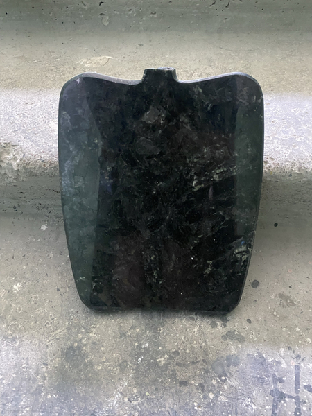 Granite tosh sotiladi