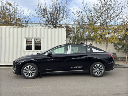 Hongqi EQM-5 500km full komplect