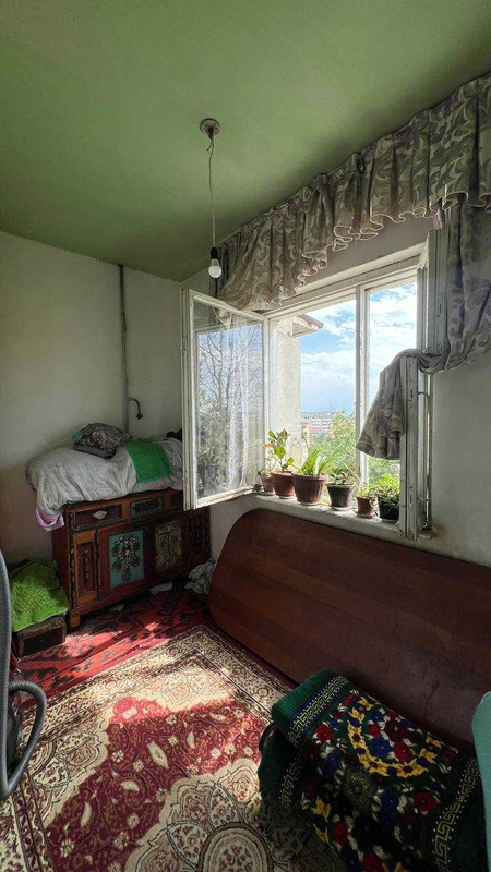1 xonali kvartira sotiladi. e'lon id:254882