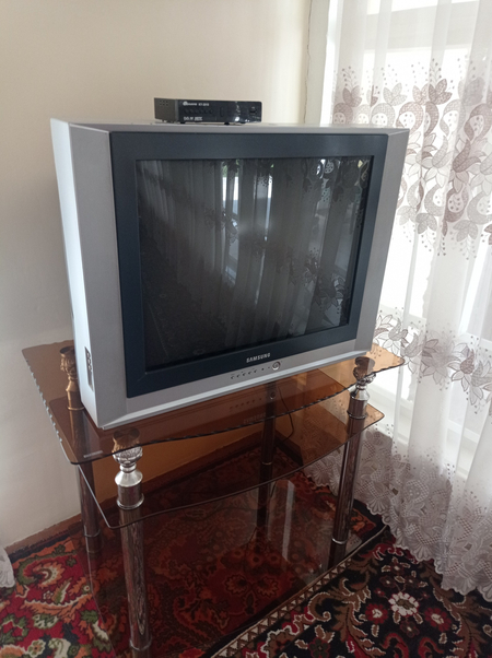 Срочно Самсунг телевизор сотилади паставкаси билан