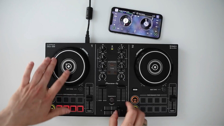Pioneer ddj-200 музыкальный контроллер