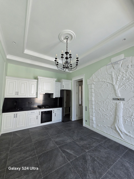 Продаётся евро дом центр луначарского 2,5 сотки  300м²