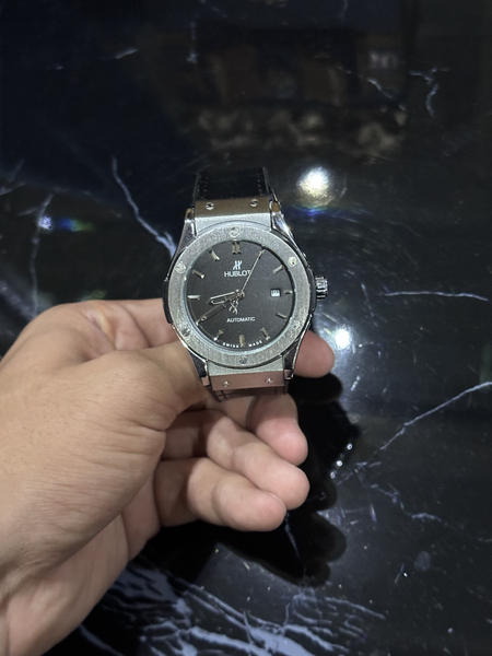 Механические часы Hublot в отличном состоянии
