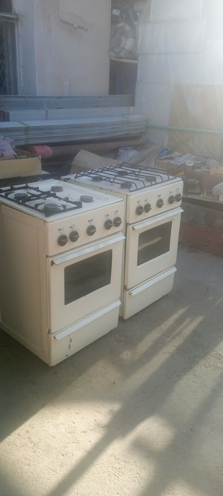 Продается газовые плиты две шт советские.