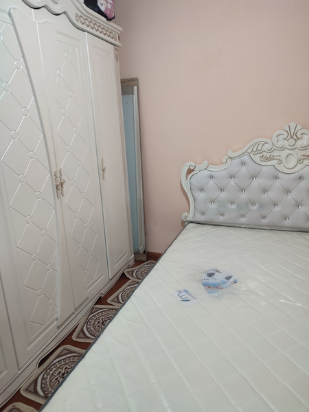 Срочно продаётся 3 комнатная кв. под офис на 1 этаже в Бадамзаре.