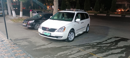 Продам Kia Carnival