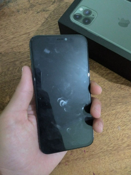 iphone 11 pro karobkasi bilan