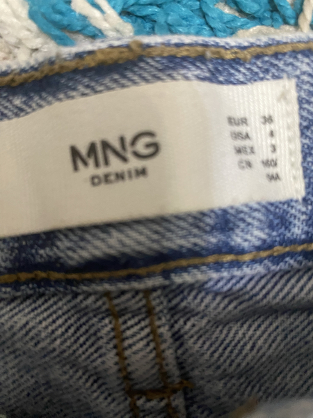 Женские джинмы Mango
