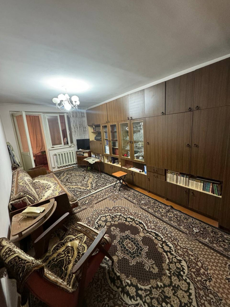 2в3/2/2 Академгородок кирпичный дом.