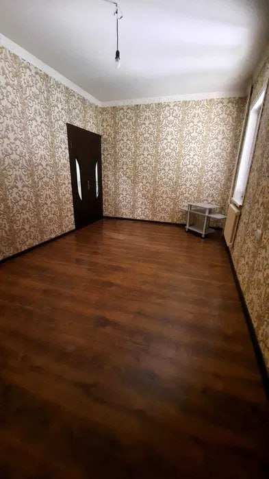 A.Yugnakiy Kvartira sotiladi 2/1/5 balkon2×6 Ipoteka xizmatlari mavjud