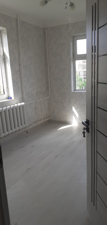 Srochna ijaraga beramiz Sebzor qora bankdi orqasida uy.