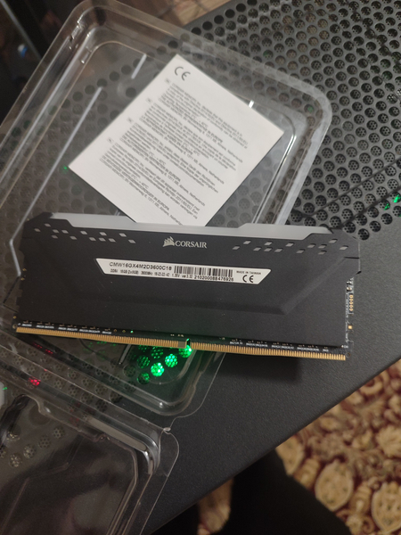Оперативная память Б/У  CORSAIR