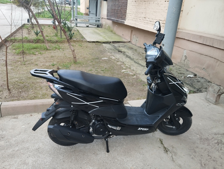 Skuter sotiladi salon yengi