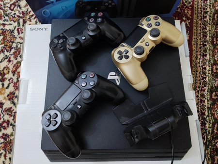 Продаётся PS4 pro 1 терабайт