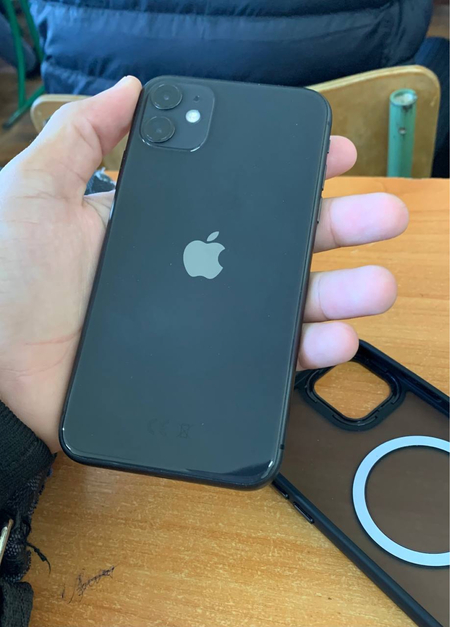 Iphone 11 sotiladi narxini kelishamiz