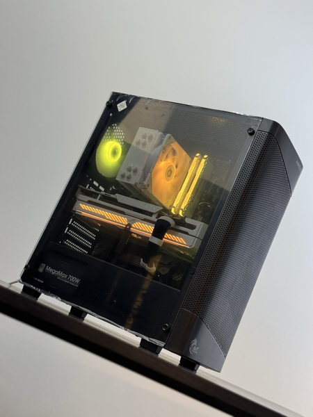 i5 13600K, Z790 MSI DDR4, RTX 3070, 64GB Xpg, 500GB m2, 700W, Lian li