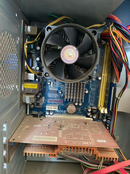 Продам Домашний Pc. Можно на запчасти или пользоваться как офисный.