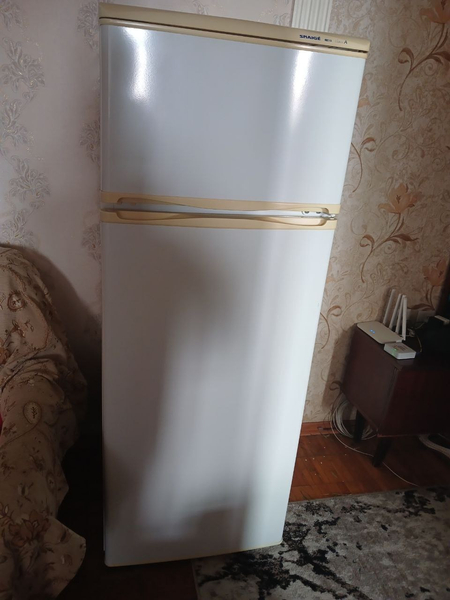 Продаю холодильник