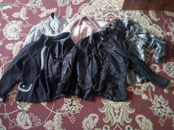 Продаю женскую одежду