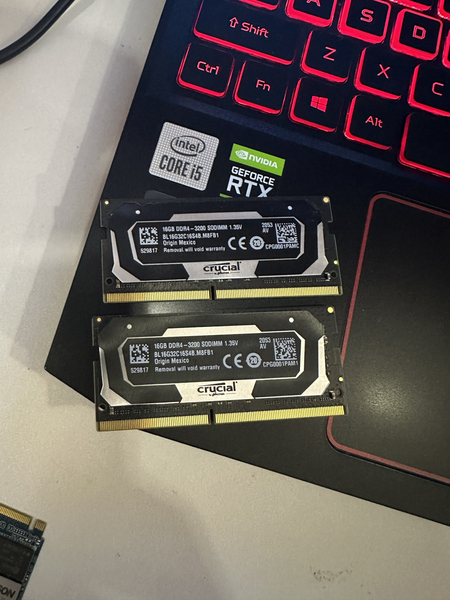 Crucial Ballistix DDR4 16gb 3200 Soddim