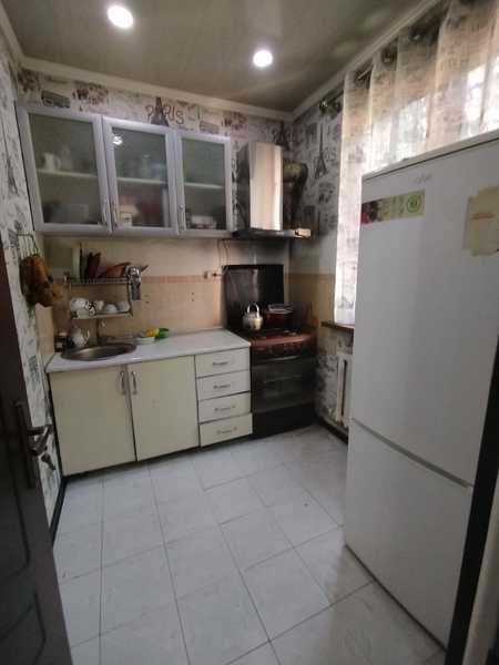 Arenda chilonzor 18 kv 2/4/4 450y.e oilaga,qizlarga beriladi