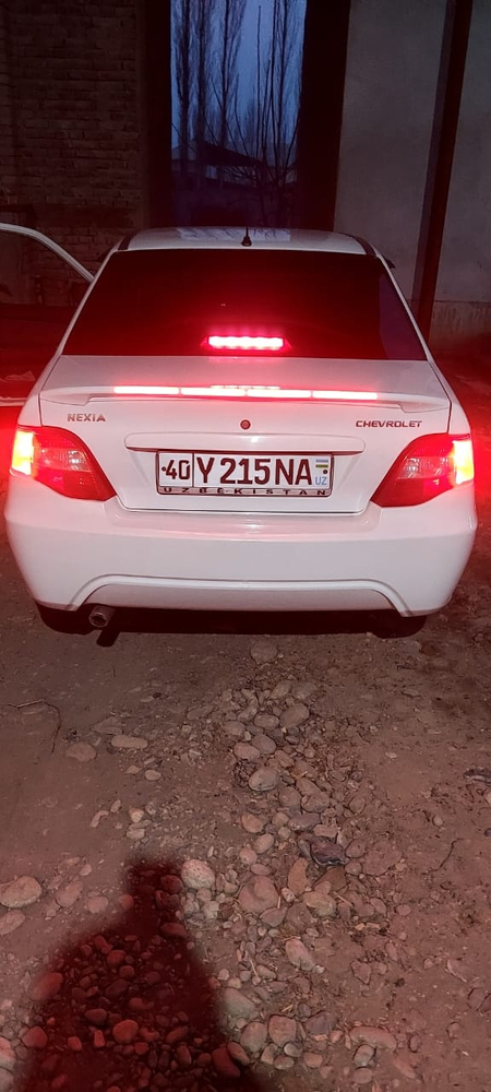 Nexia 2 lux  sotiladi