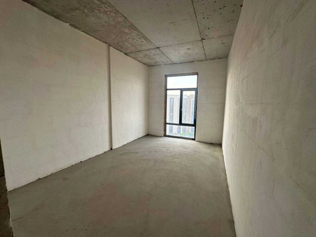 3 xonali 89m2 6-qavatda kvartira sotiladi