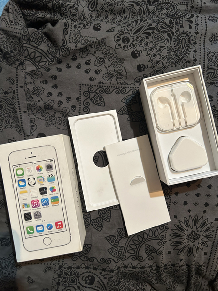 Коробка от iPhone 5 S