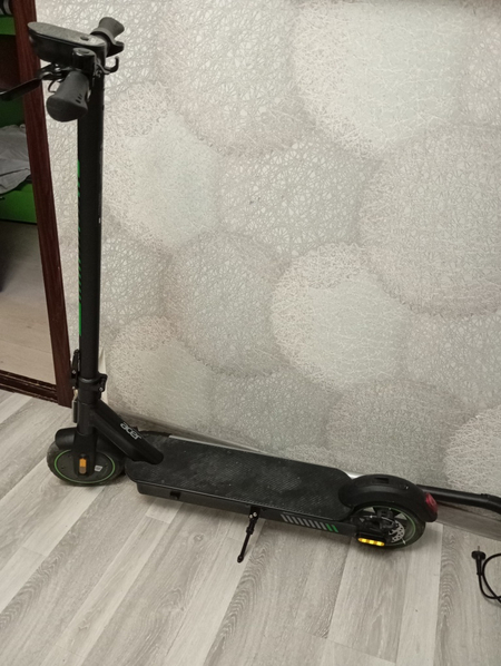 Продам новый почти самокат Acer