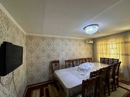 3 xonali kvartira sotiladi.