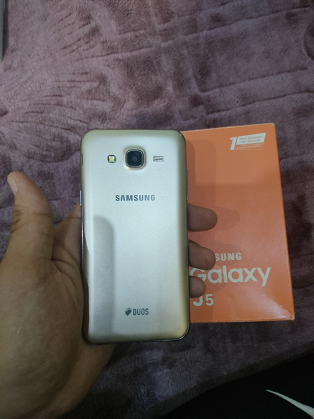 Samsung Galaxy J5 2015 8Gb Gold Original Veitnam Karobka Ideal yengide