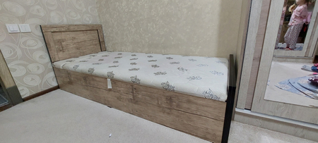 Продам 2 кровати сундук