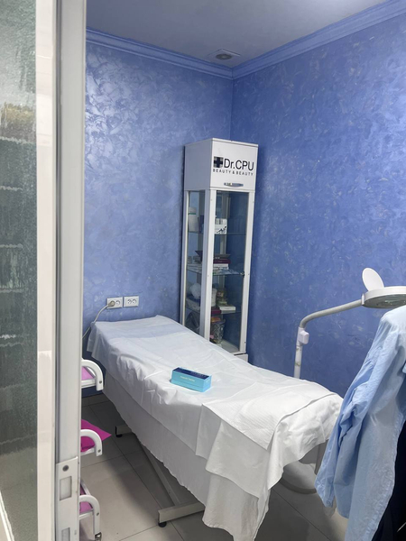 Tayor biznes sotiladi yurib turgan salon srochna hamma sharoyiti bor