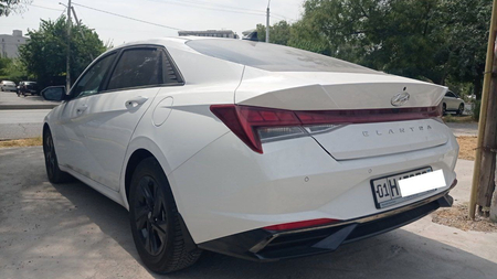 Hundai Elantra sotiladi