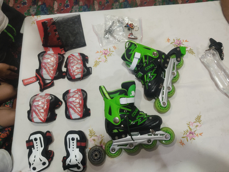 Rolik sotiladi mutkaqo yangi orginal razmer 30 Dan 33 gacha
