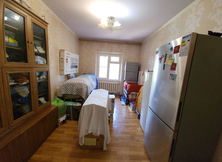 В Янгихаётском районе Спутник 16 продаётся 4-х комнатная квартира