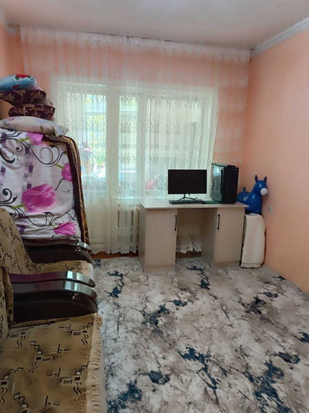 Квартира на Ахмад Югнаки 2/3/5 среднее состояние Балкон 2*6 58м2