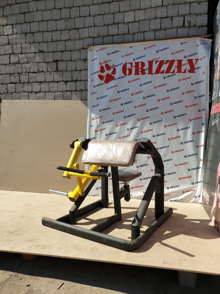 Trenajer sotilad fitnes club uchu ishlabcikaris