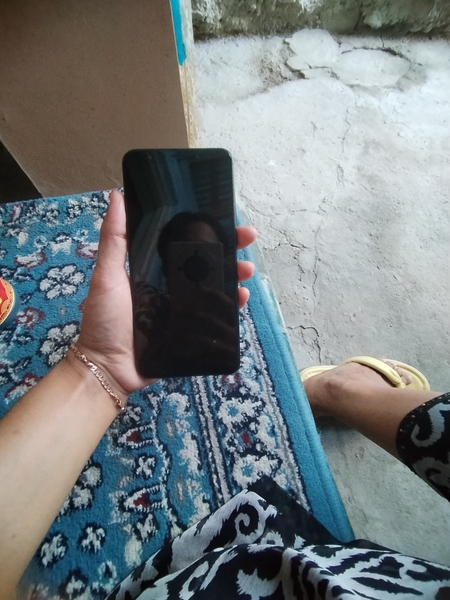 Telefon sotiladi  redmi