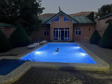 Dacha sotiladi atrofi uralgan juda tinch joyda tekis joy