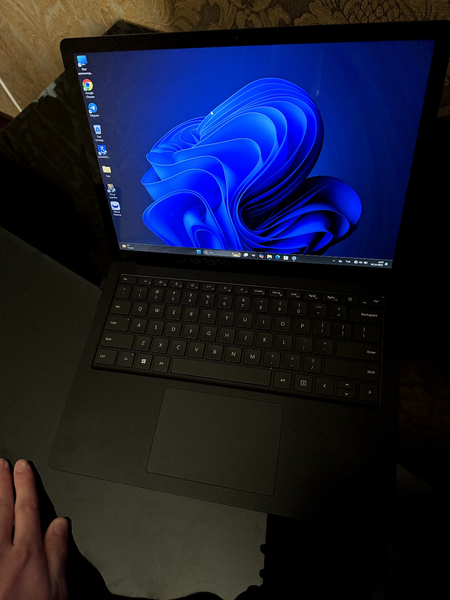 Microsoft Surface 4  16/256 gb