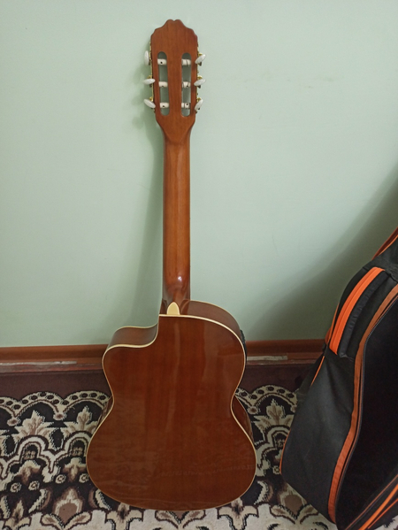 Gitara elektroakustik Ibanez.   klassik ekvalayzer